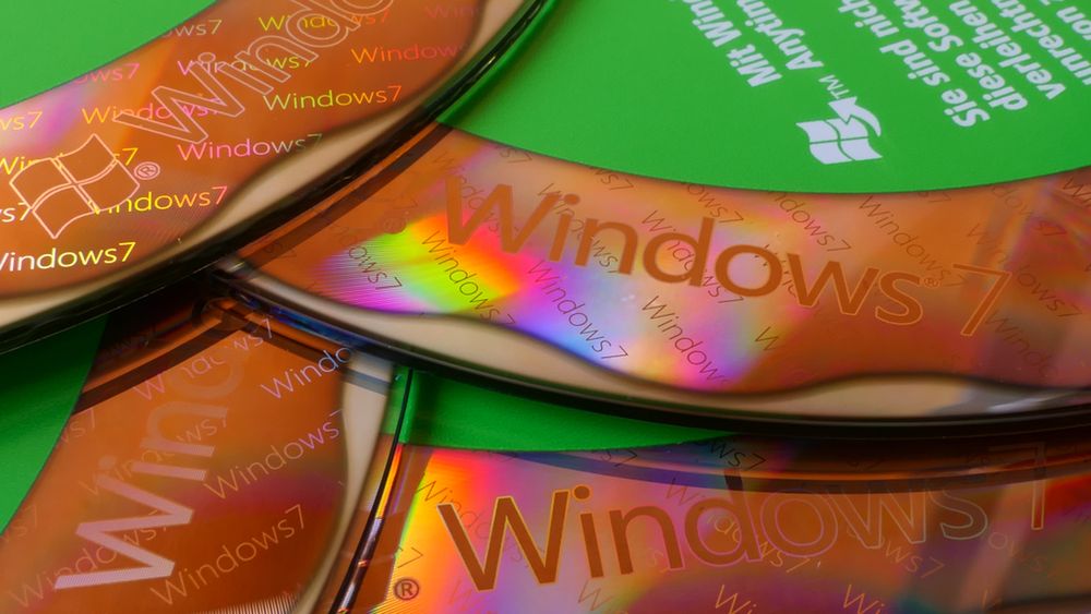 Windows 7 jako open source cd. Aktywiści wysłali do Microsoftu dysk twardy
