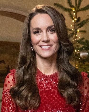 Księżna Kate w świątecznej czerwonej sukience. Miała ją już na sobie