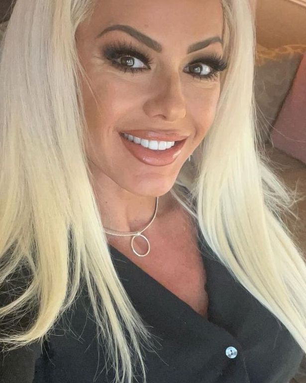 Chcą wyrzucić nastolatkę ze szkoły. Powodem "hobby" matki