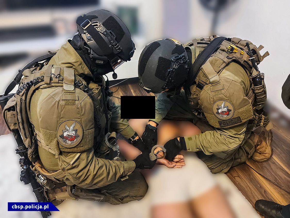 Gigantyczna akcja CBŚP. Rozbili grupę "Psychofans". Wśród zatrzymanych ...