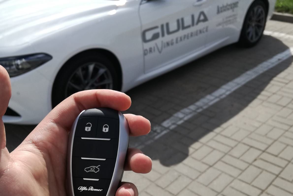 Zmodyfikowany Android 7.0 trafi do aut koncernu Fiat Chrysler Zmodyfikowany Android 7.0 trafi do aut koncernu Fiat Chrysler