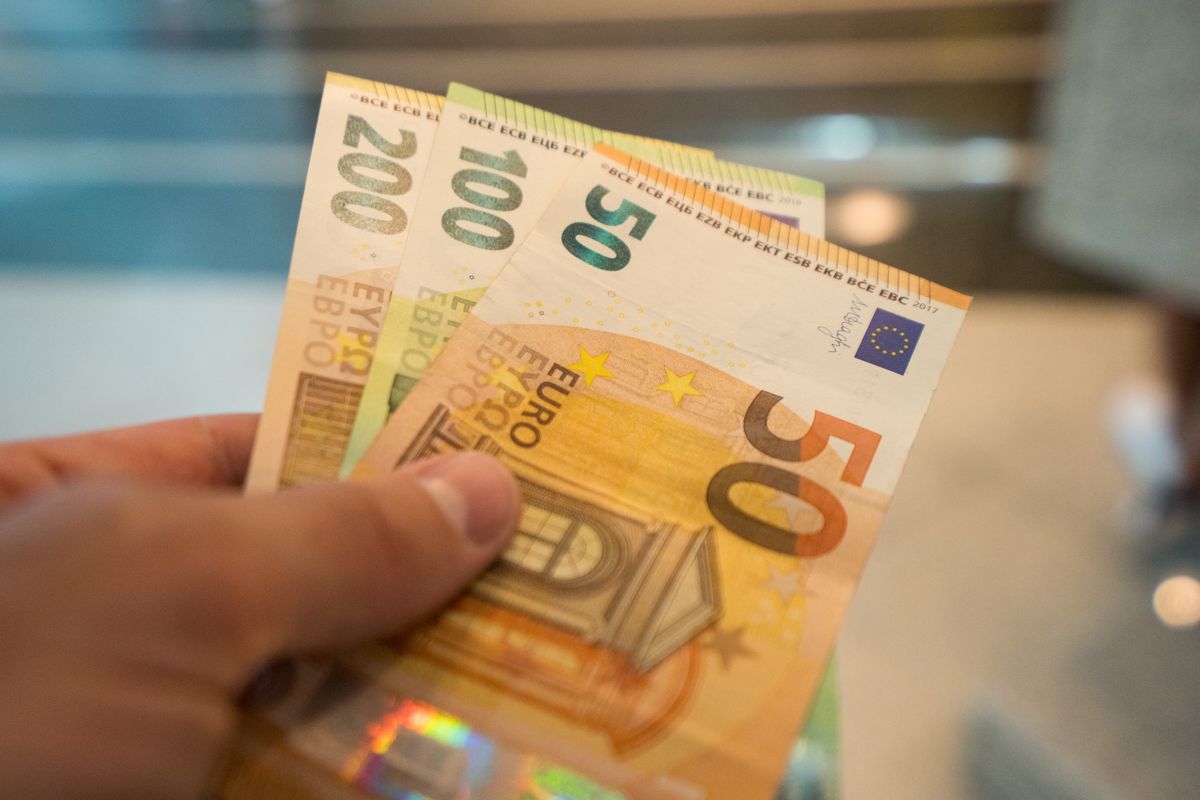 Kursy Walut NBP 20 08 2020 Czwartkowy Kurs Euro Funta Dolara I Franka
