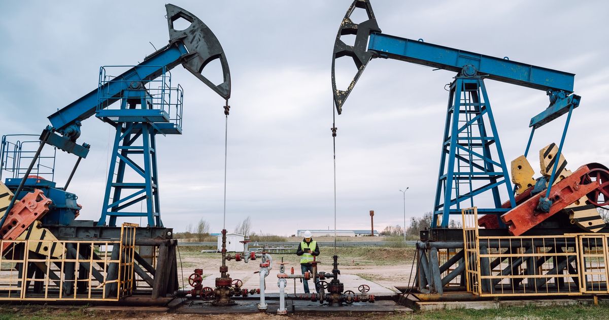 Russia braces for financial hit as Urals oil price plummets