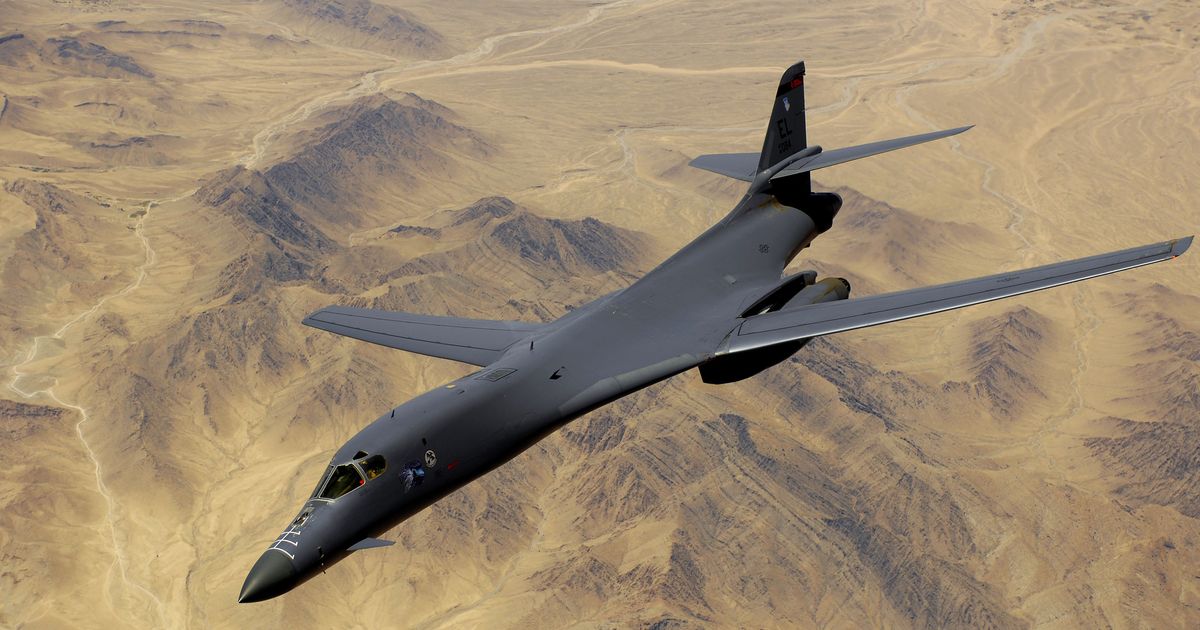Four survive South Dakota's Rockwell B-1B Lancer bomber crash, stirring ...