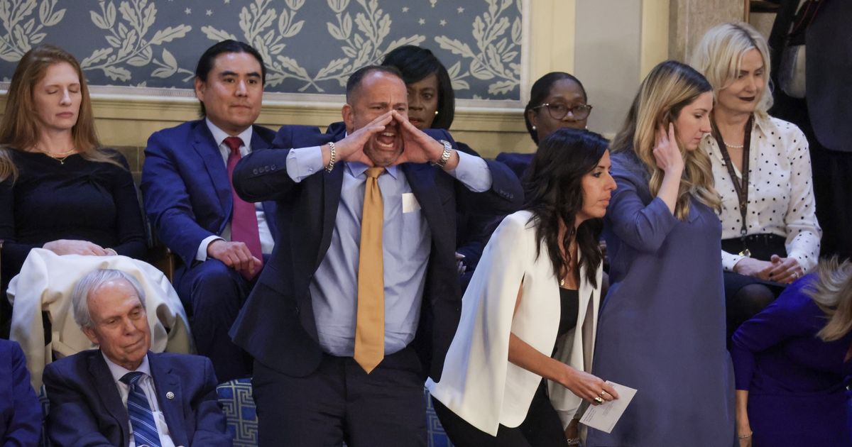 Heckler disrupts State of the Union with Abbey Gate shout-out