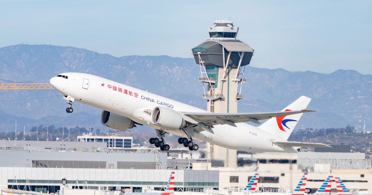 Beijing blocks Boeing deals, escalating trade tensions