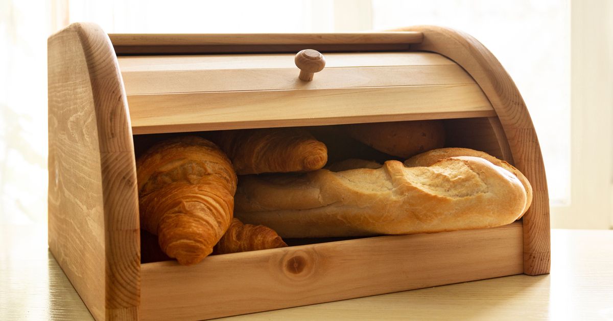 The secret trick to keeping your bread fresh longer: Sugar cubes!