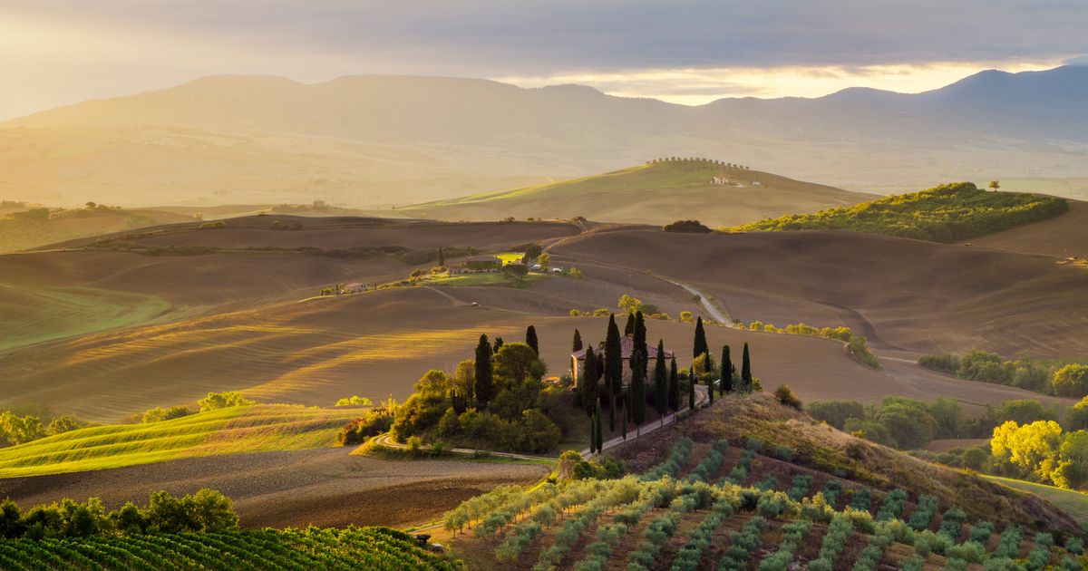 Battle over wind turbines threatens 'Mona Lisa' landscape