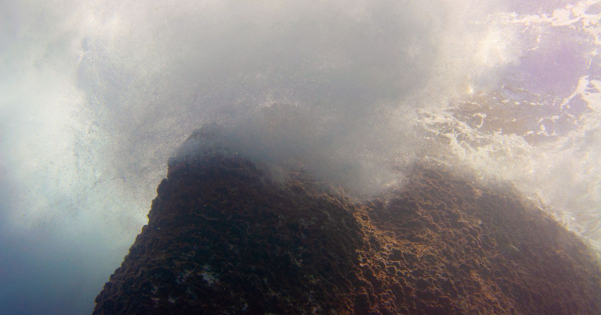 Underwater volcano Axial Seamount poised for eruption by 2025