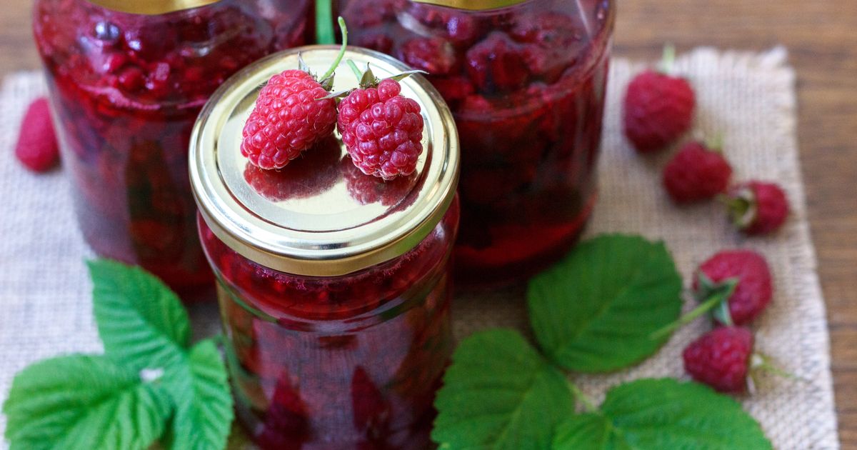 Homemade raspberry juice: A sweet, nutritious way to beat the heat