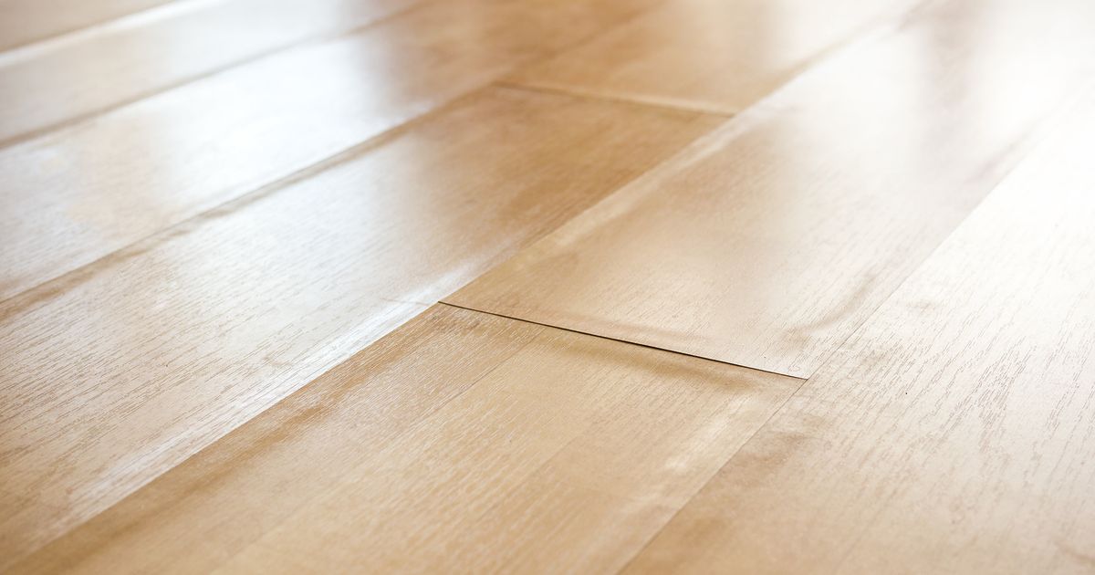 Banishing floor panel bubbles: Quick action for water-damaged panels ...