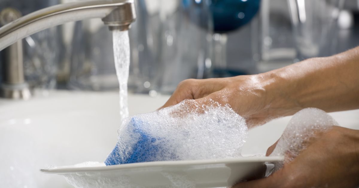 Decoding sponge colors: Choose the right one for safe cleaning