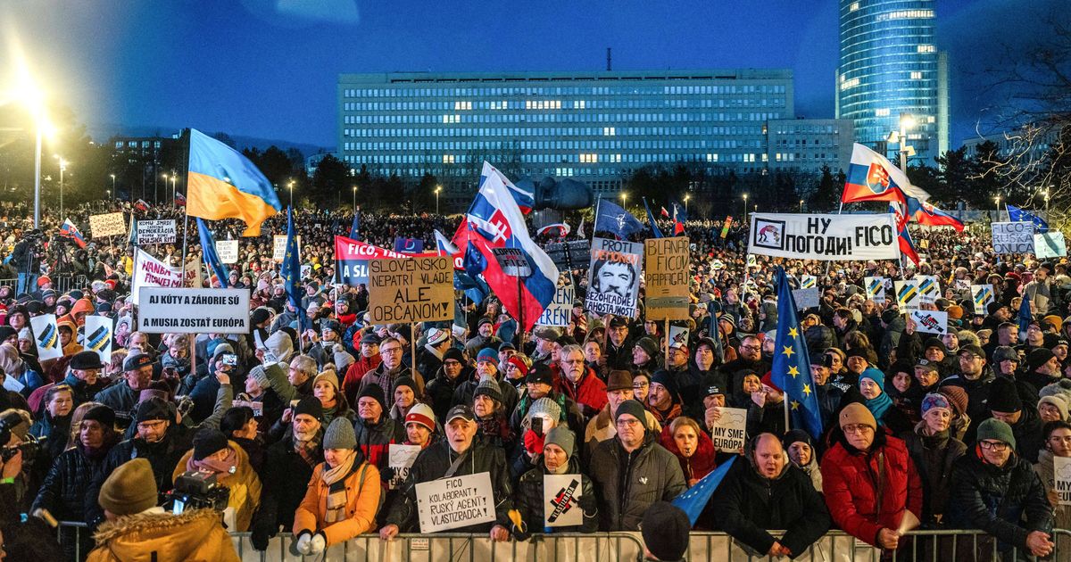 Slovak protests challenge Fico's pro-Russia policies