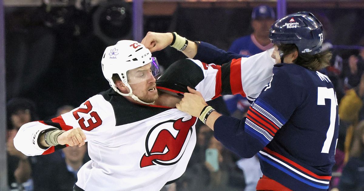 Rangers vs. Devils game erupts into an epic brawl, stunning fans, and ...