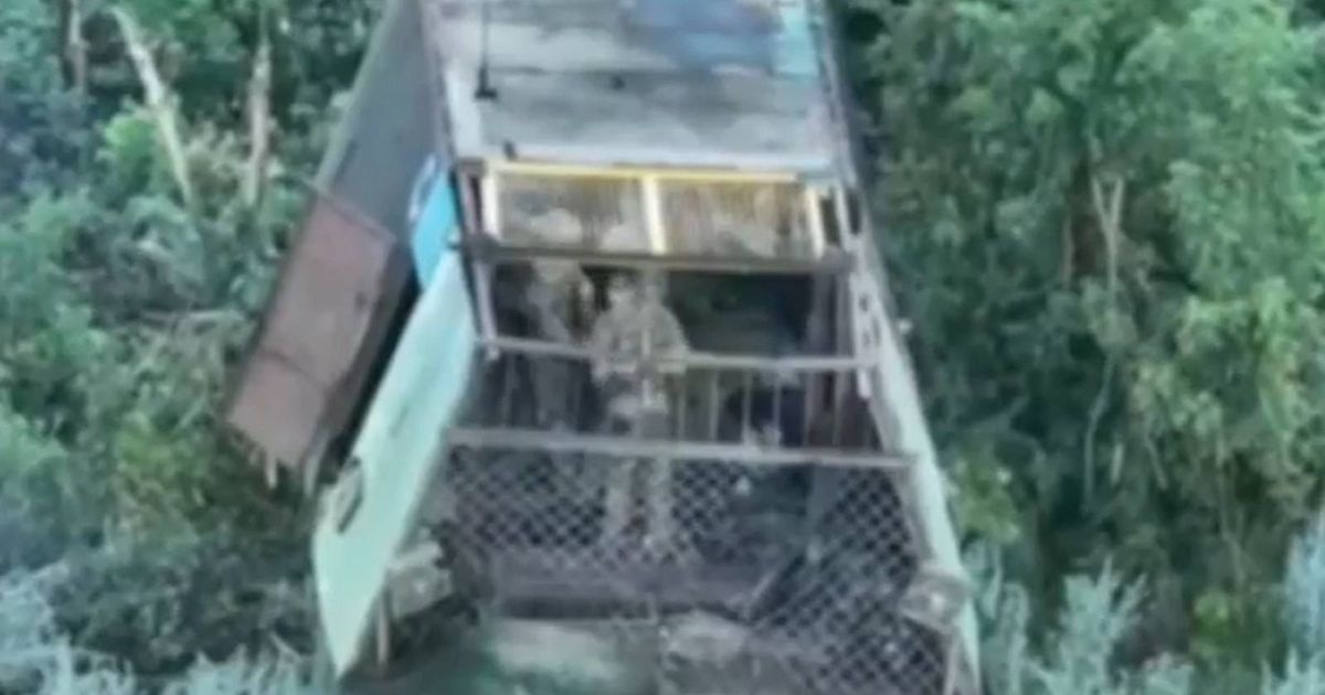 Ukrainian forces capture bizarre Russian 'chicken coop' tank