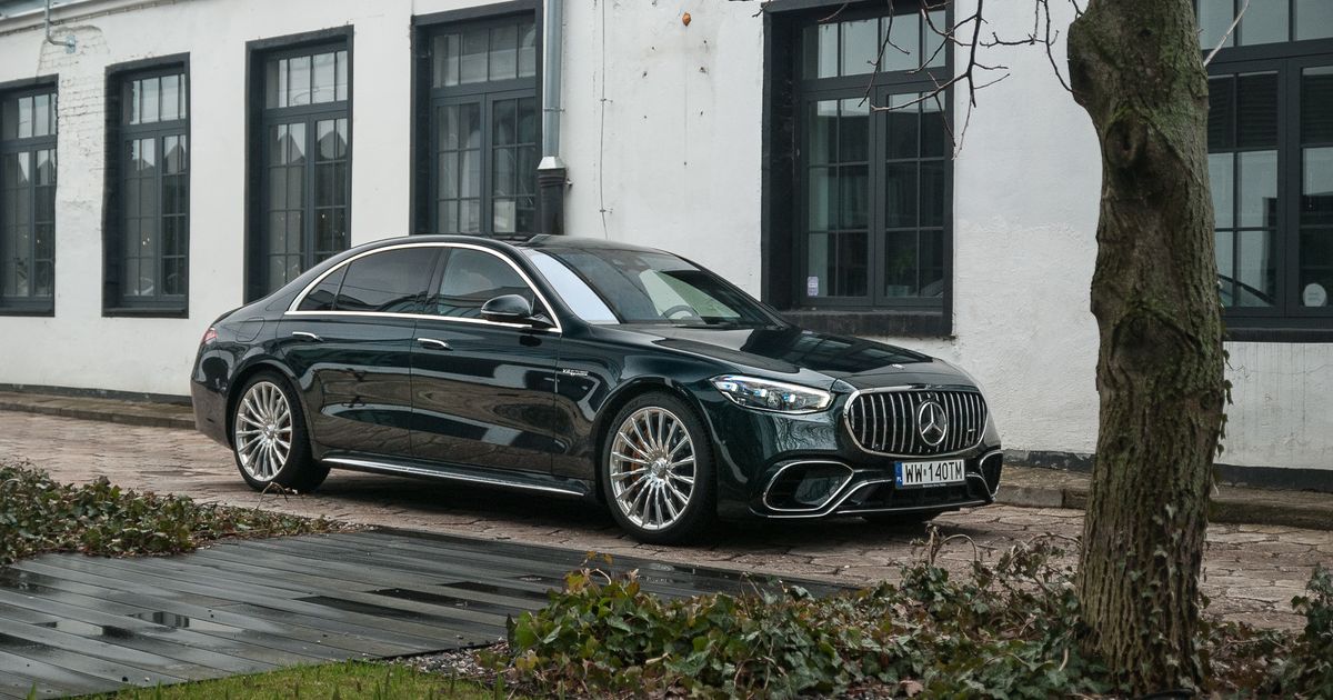 mercedes' new s-class hybrid: unparalleled luxury with flaws