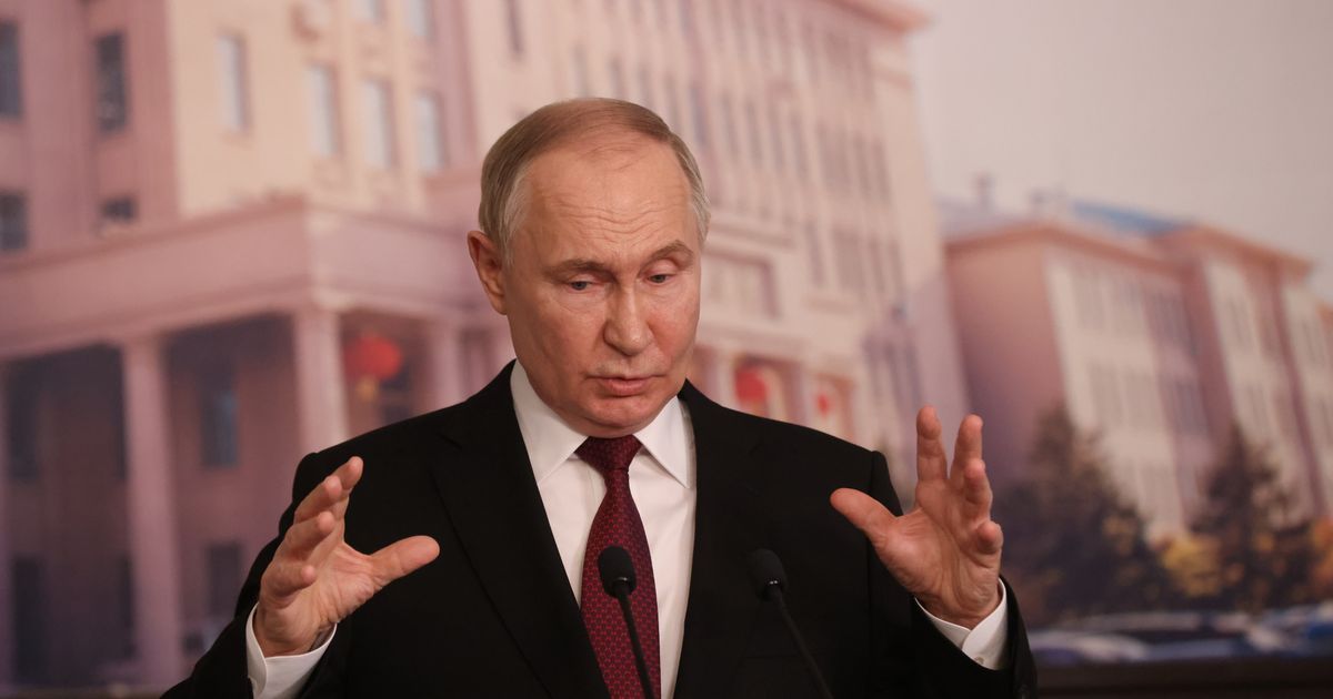 Putin denies new conscript mobilization amid Economic Forum speech ...