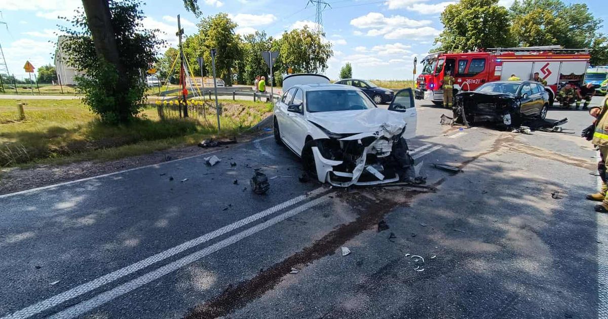 Cztery osoby, w tym dwoje dzieci w szpitalu po zderzeniu na DK60!