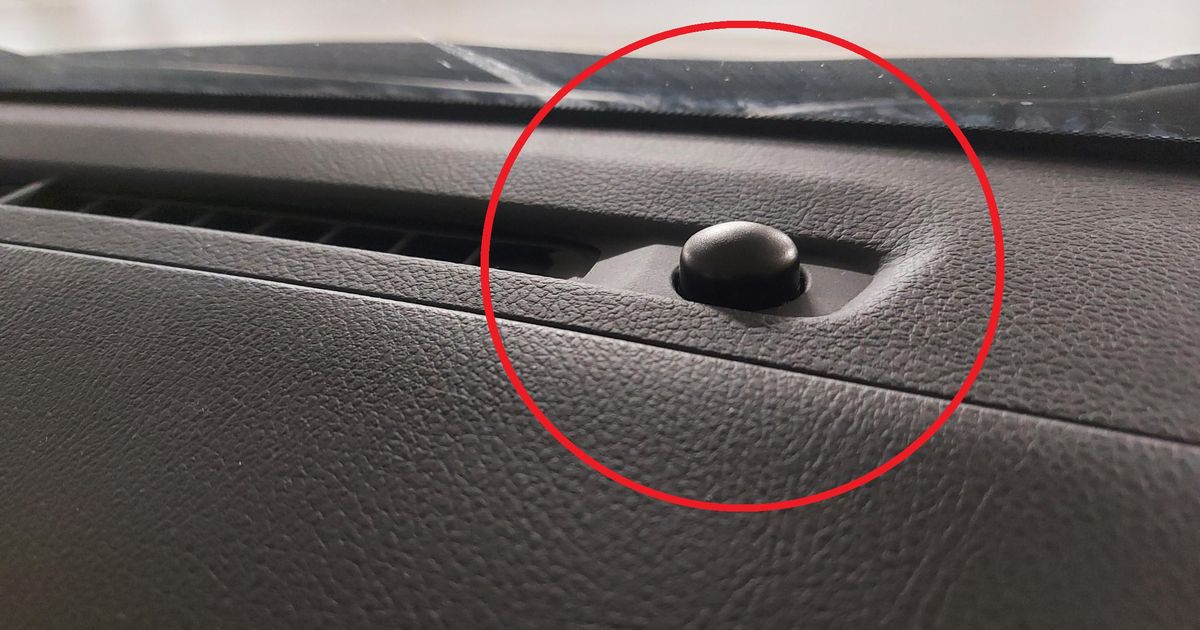 Solar sensors on your dashboard: The key to perfect car climate control