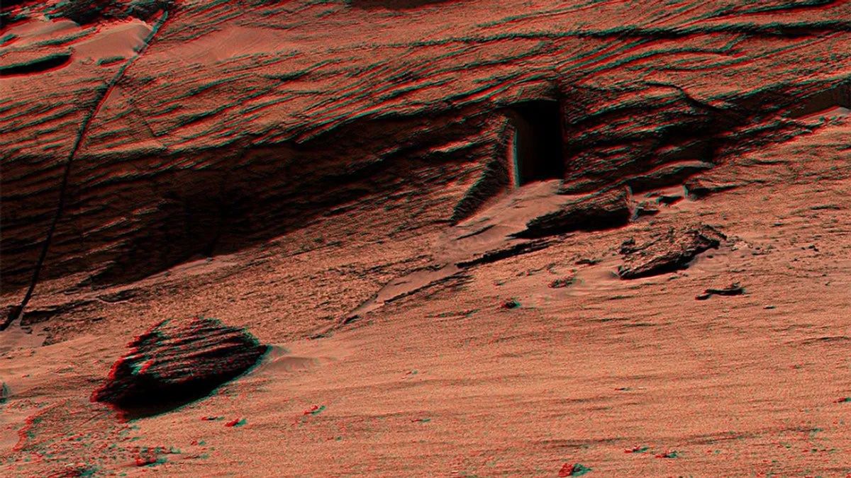 Mars 'door' mystery debunked: Just a rock formation illusion