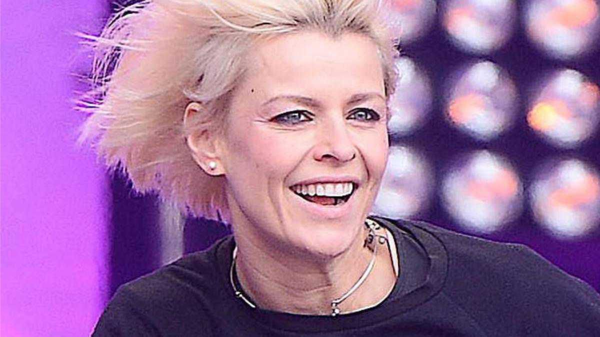 Mandaryna od 10 lat nie miała takich włosów jak teraz! Znowu wygląda ...