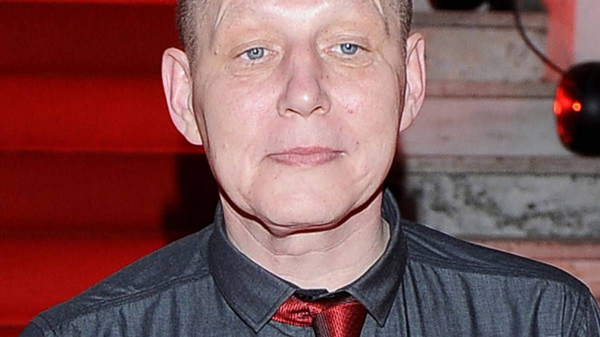 Słynny jasnowidz ma piękną i młodszą o 19 lat żonę. Kim jest partnerka ...