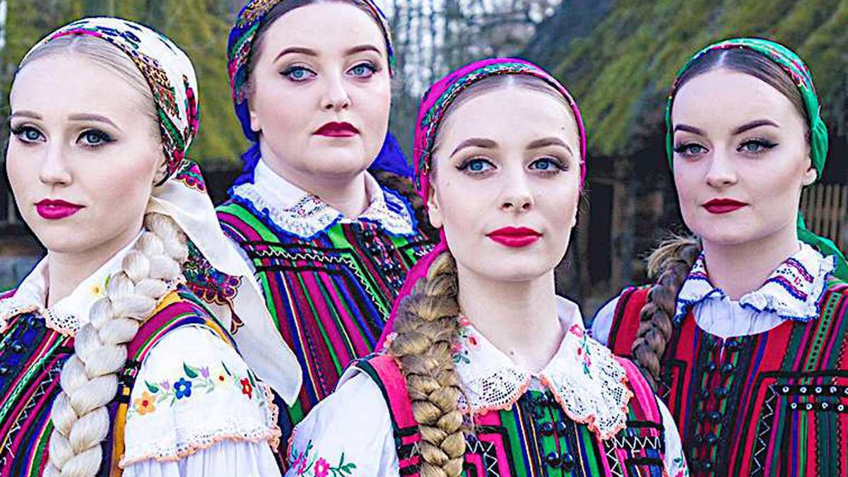 Woo hoo! Gwiazda TULII pokazała się bez stanika. W negliżu biegała po ...