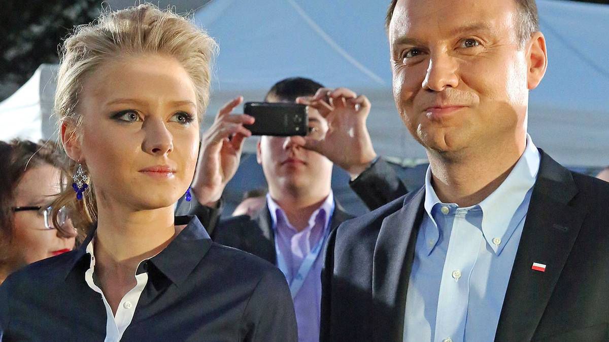 Kinga Duda przyłapana przed samymi wyborami. Tabloid opublikował ...