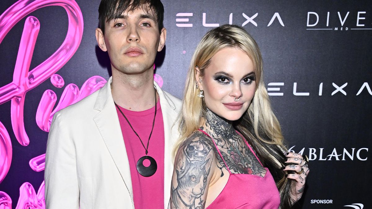 Dziadek Moniki Miller ma problem z akceptacją jej partnera. Powiedziała ...