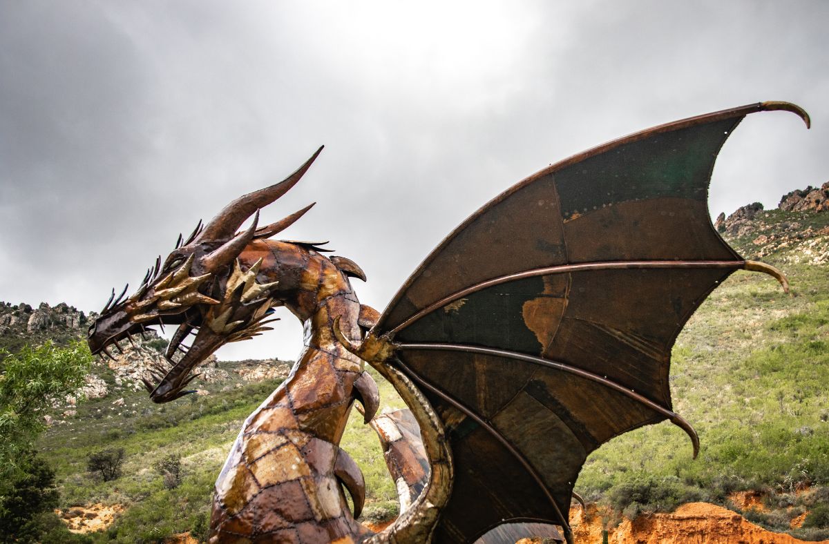 Scottish scientists unearth complete skeleton of "dragon-like" Triassic ...