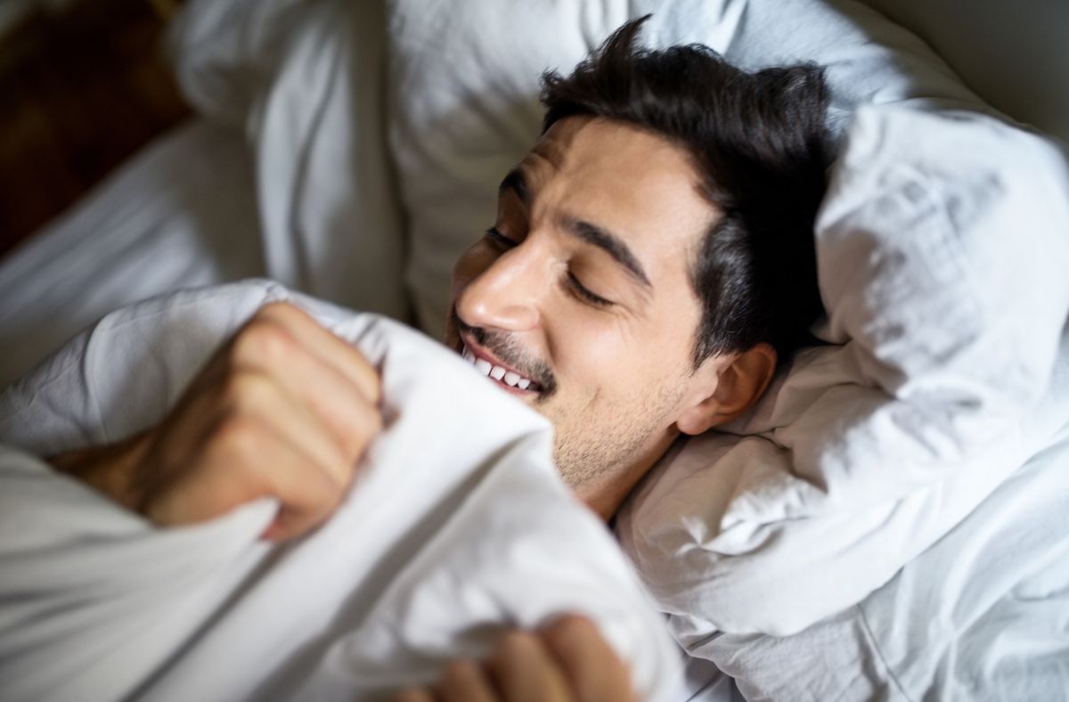 Benefits of weekend sleep, day naps, and sleeping with a partner