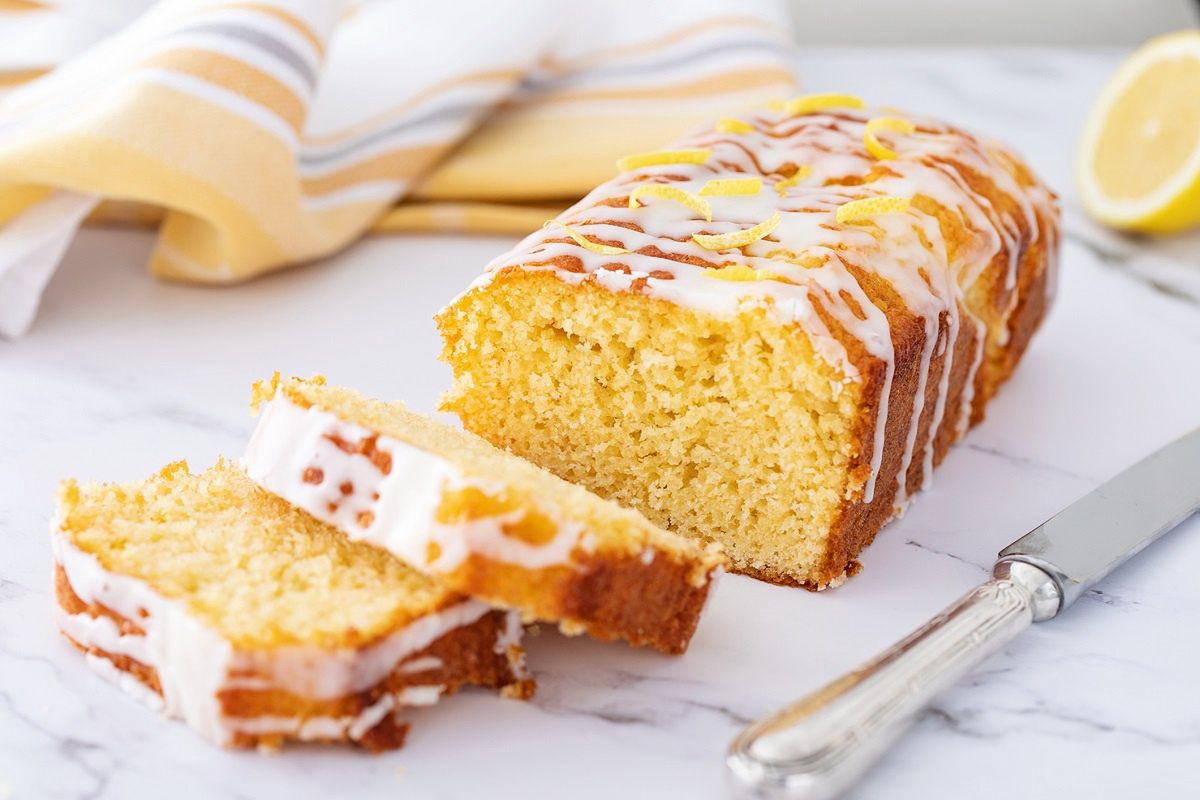 Easy elegance: Impress with a simple lemon cake recipe