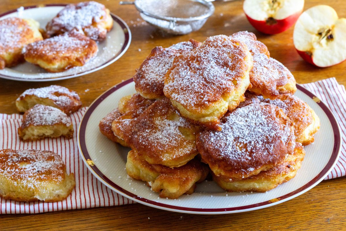 Revive nostalgic flavors with sweet apple pancakes: Try our easy and ...