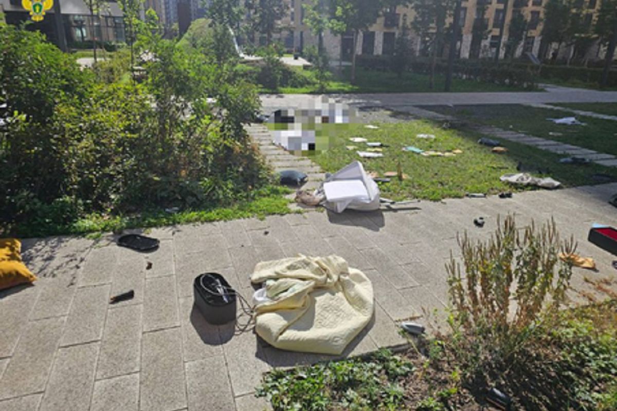 Tragedy in Moscow: Bank Employee Detained for Fatal Window Fall