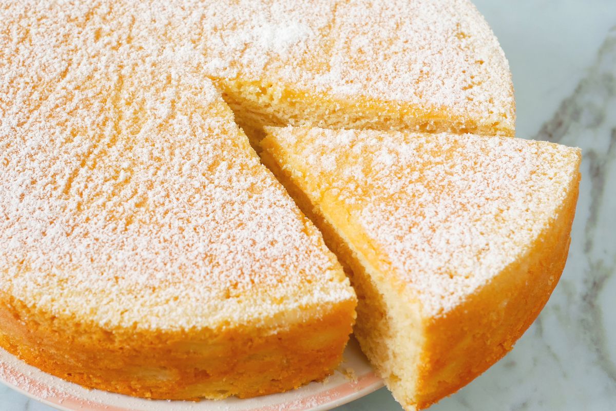 The most delicate yogurt cake in the world. When you try it, you'll be ...