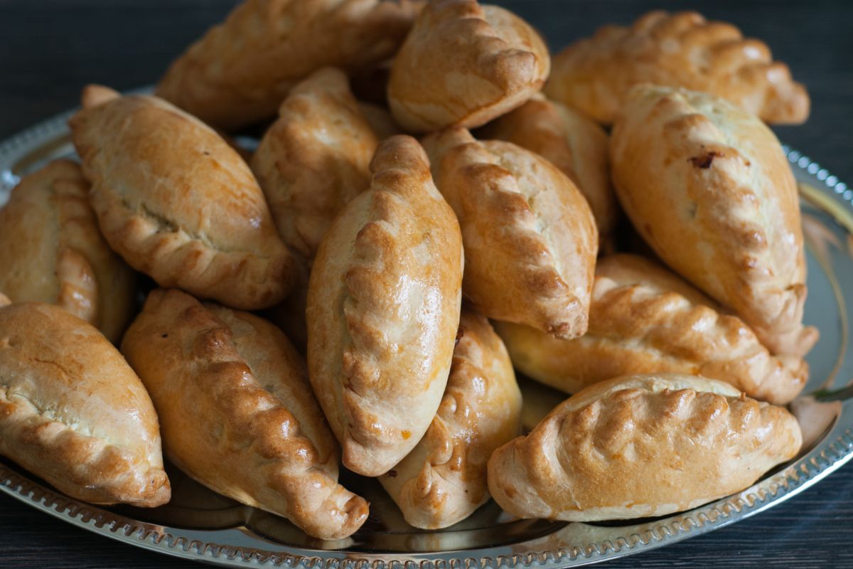 Zamiast pyzów czy pierogów, serwuję na obiad litewskie kibiny. Przepis ...