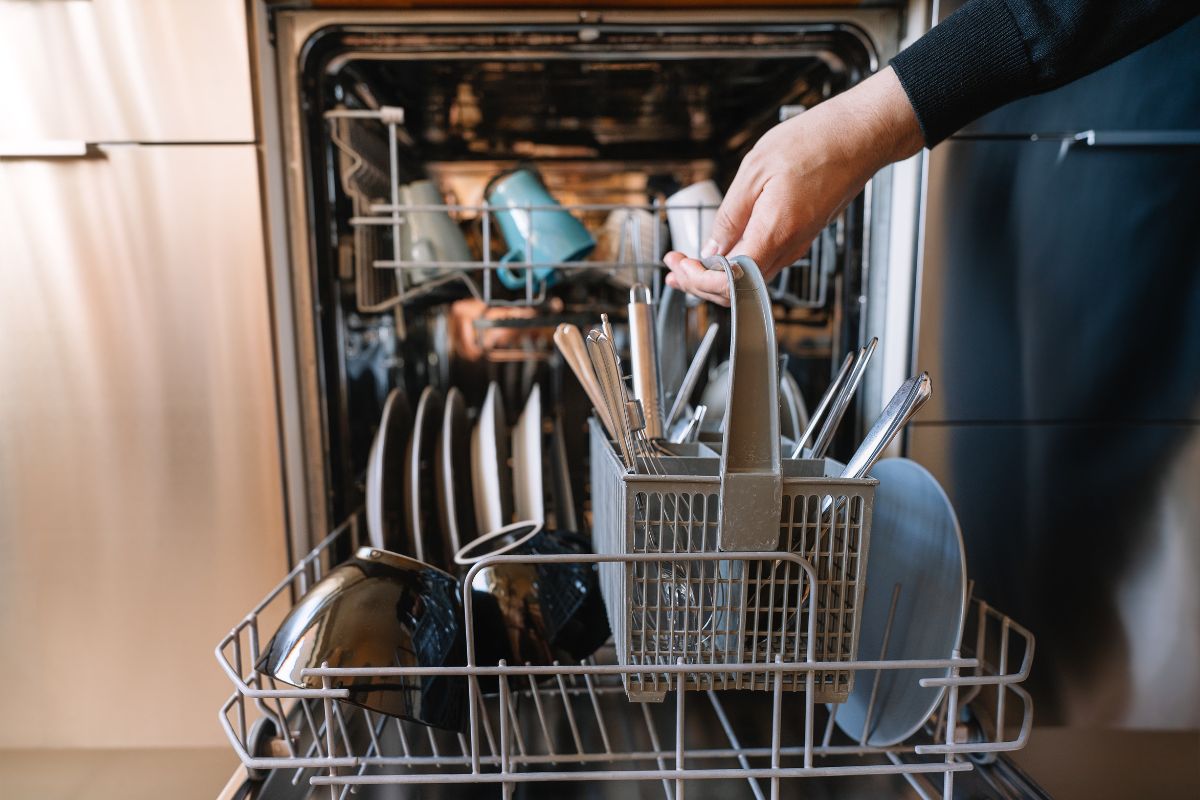 Combatting limescale: A guide to maintaining your dishwasher