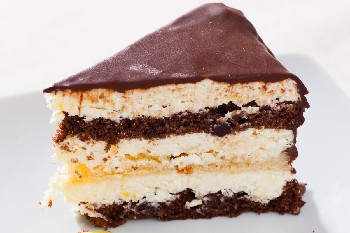 Cheeky cake: A delectable twist to delight your guests