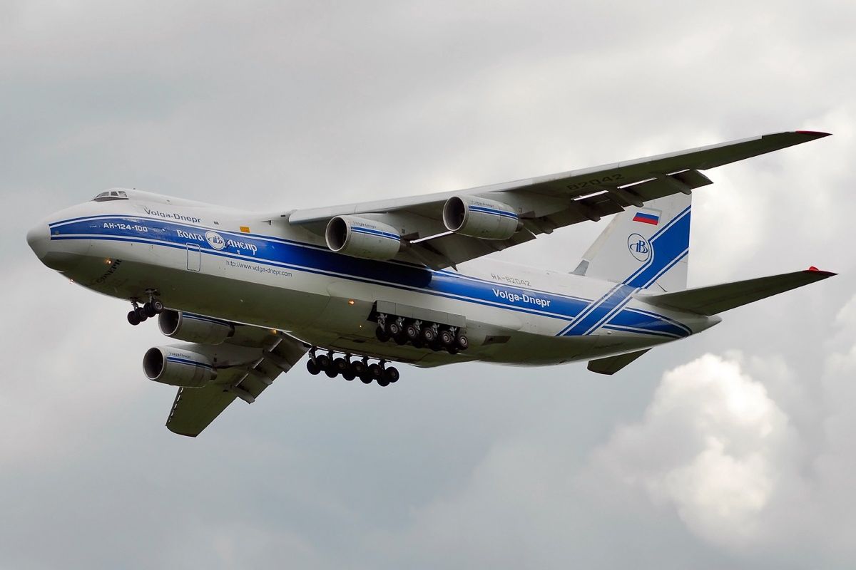 Russia to Revitalize Legendary Antonov An-124 for Enhanced Military and ...