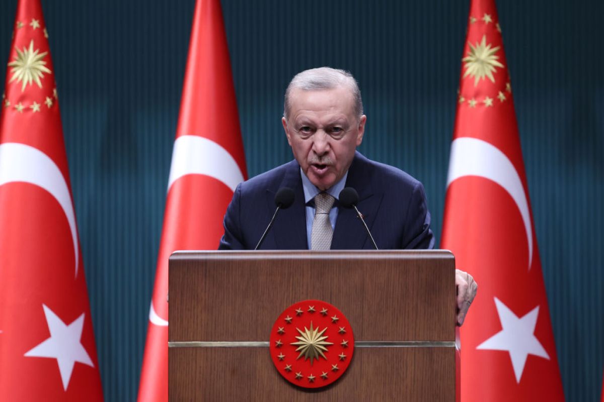 Swedish journalist faces terrorism charges in Turkey detention