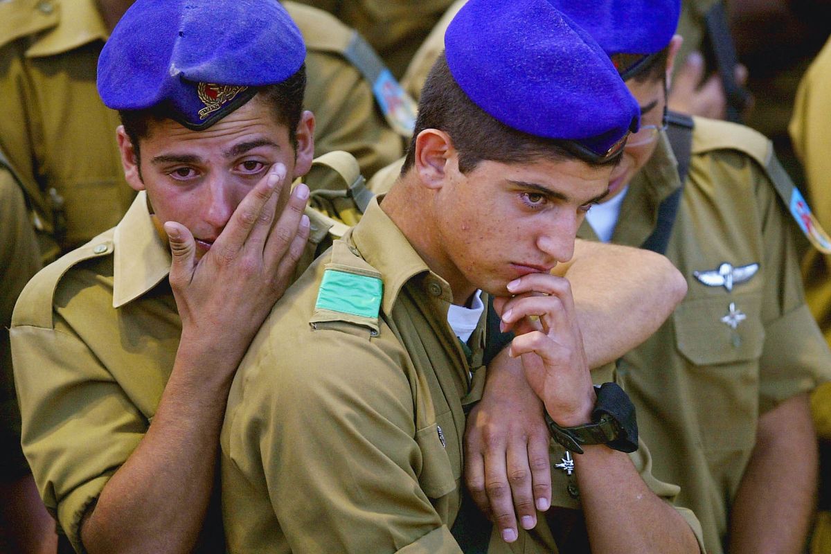 Israeli army lifts beard restrictions for all soldiers