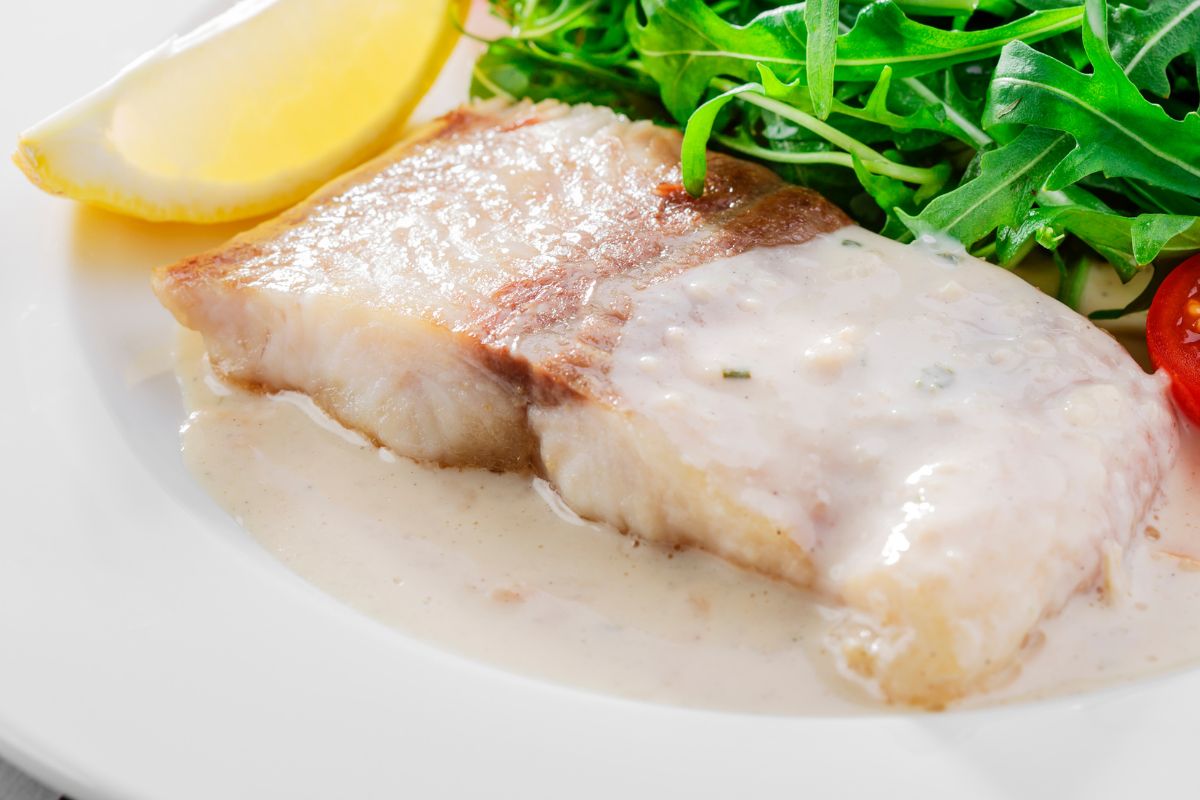 Jazz up your fish with this winter must-try. Cod in the béchamel ...
