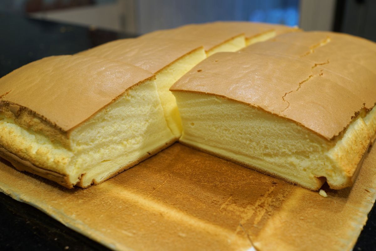 Mastering the art of the perfect sponge cake: grandma's secret trick