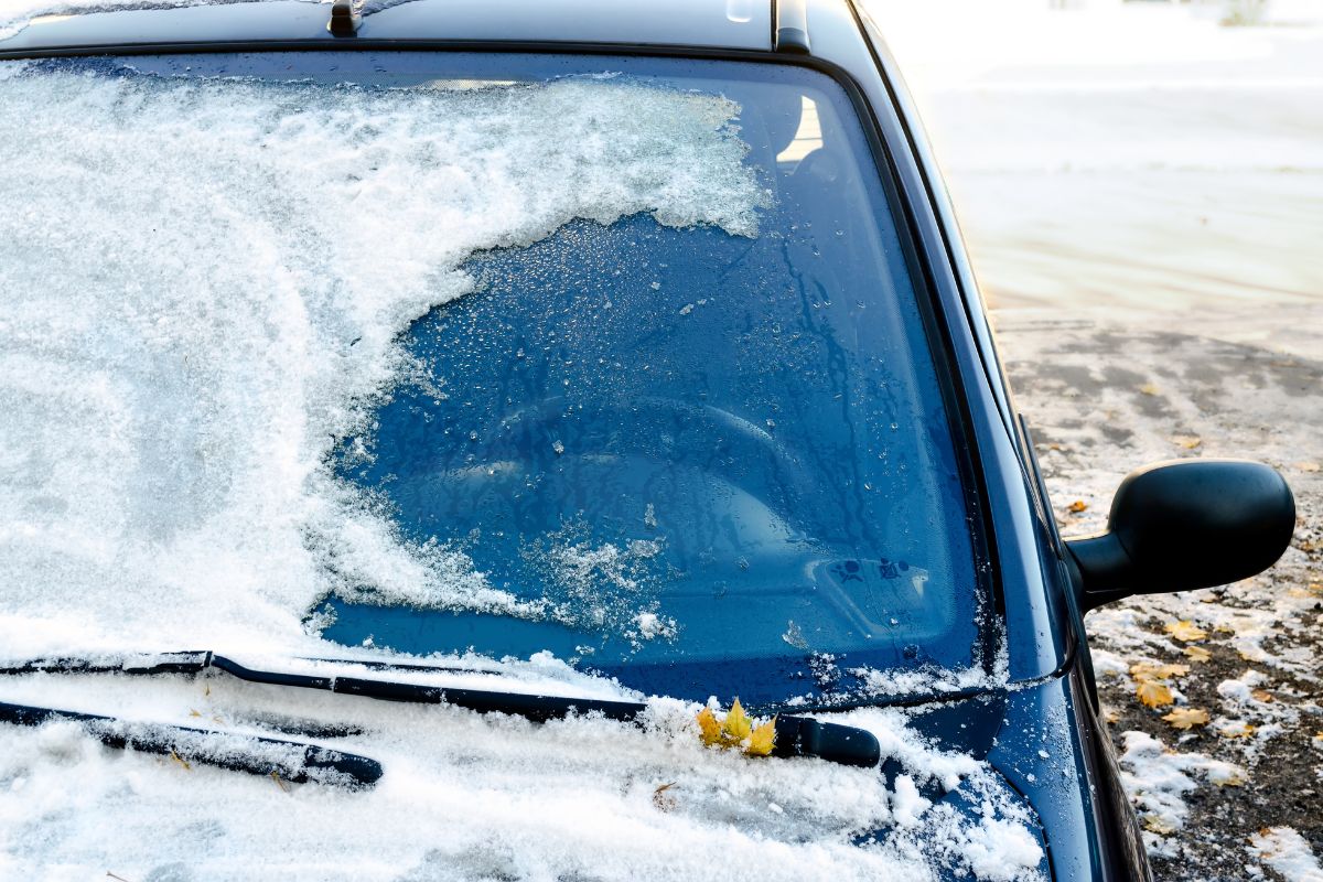 Defrost your windshield with this simple DIY solution