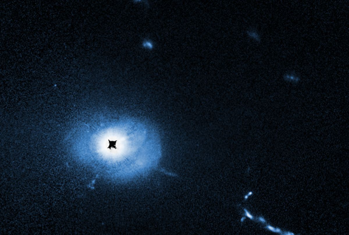 Hubble unveils stranger-than-ever features in distant quasar