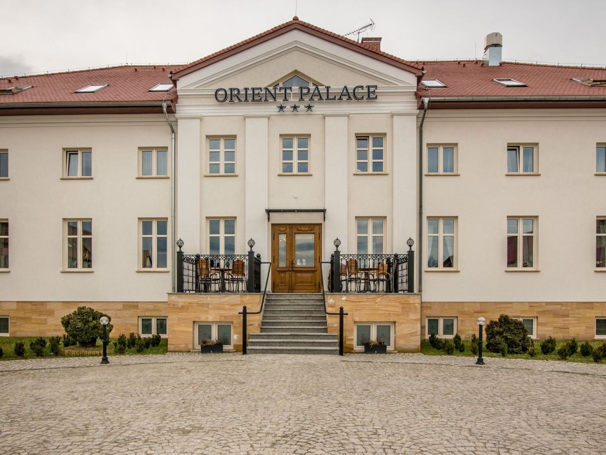 Hotel Orient Palace Bielany Wrocławskie - Nocowanie.pl