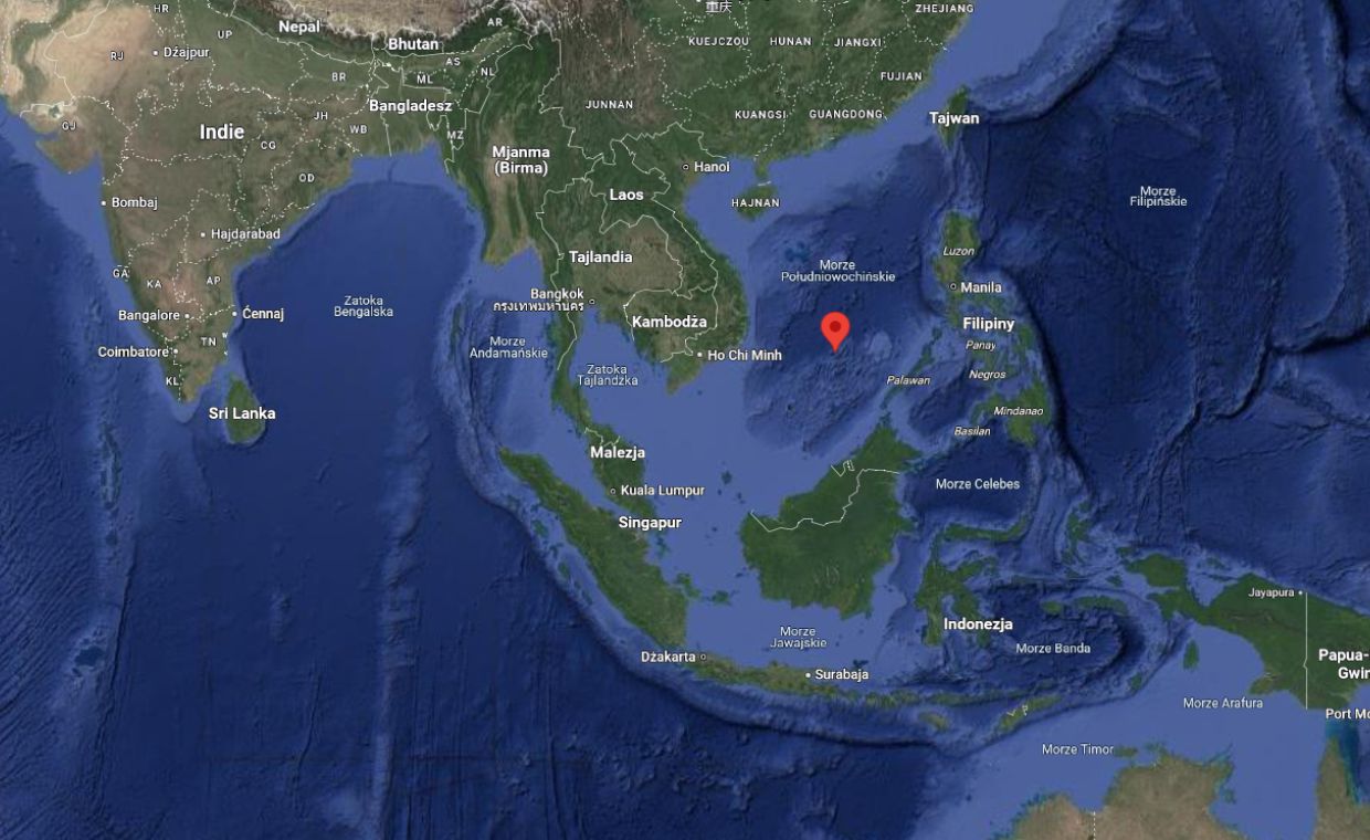 China plants flag on Sandy Cay, escalates South China Sea tension