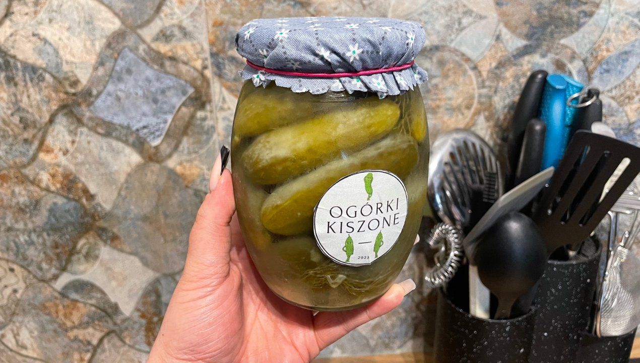 Czy biały nalot na ogórkach kiszonych oznacza, że są zepsute? Zjeść czy ...