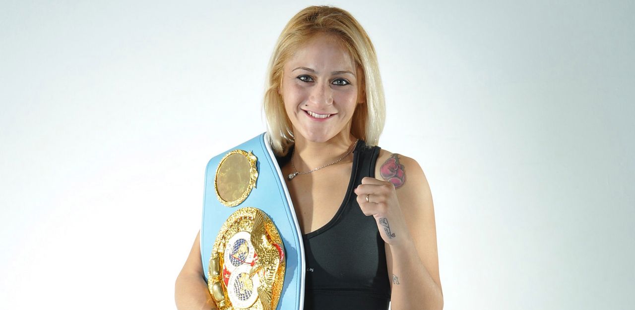 Debora Dionicius vs Diana Laura Fernandez o pas IBF World Female w ...