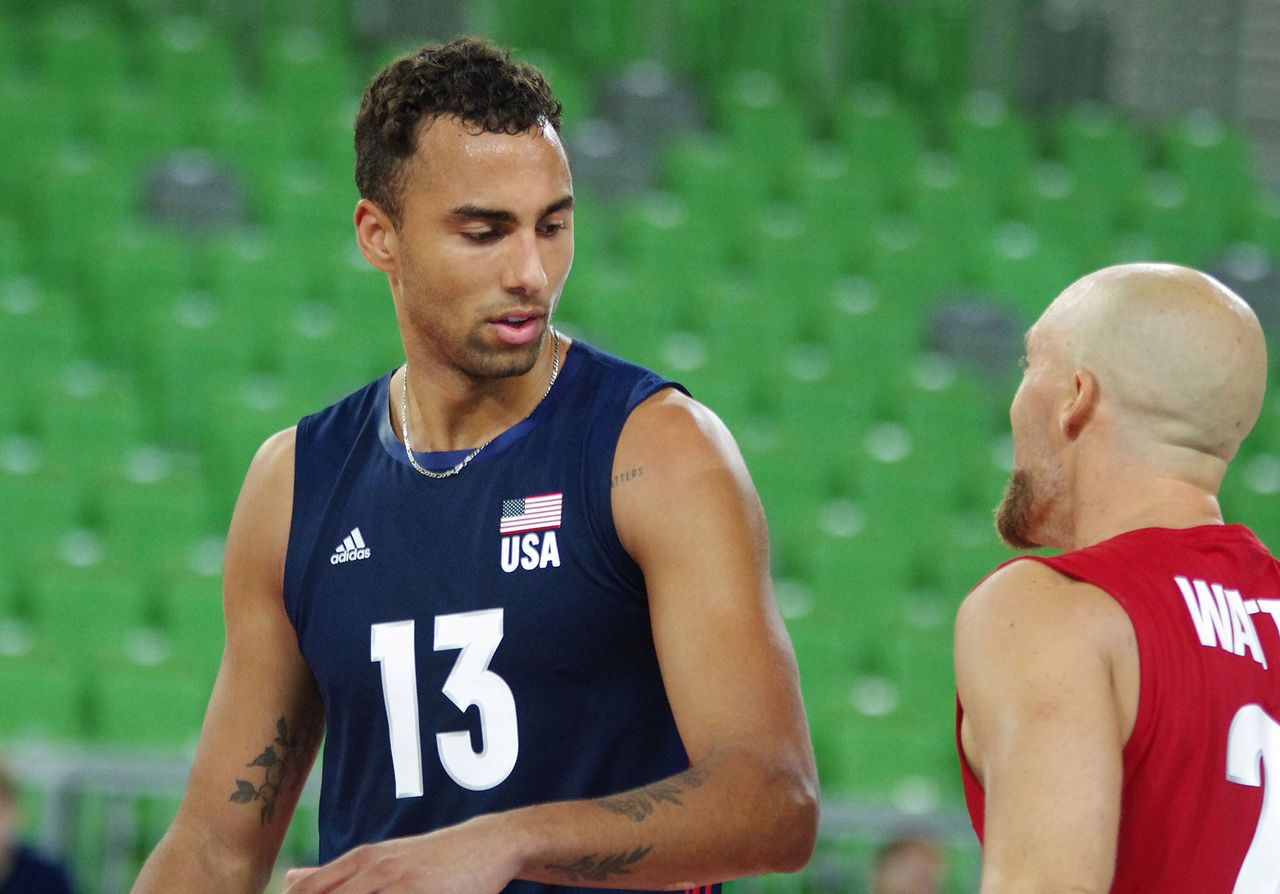 Benjamin Patch rozpoczął działalność charytatywną. Zajął się garncarstwem